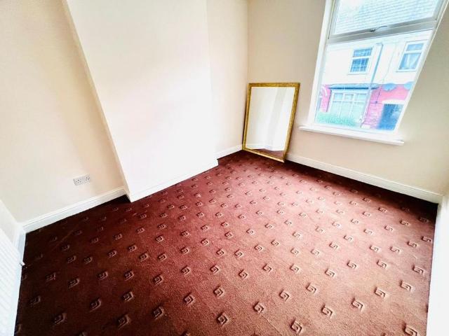 2 bedroom end of terrace house to rent