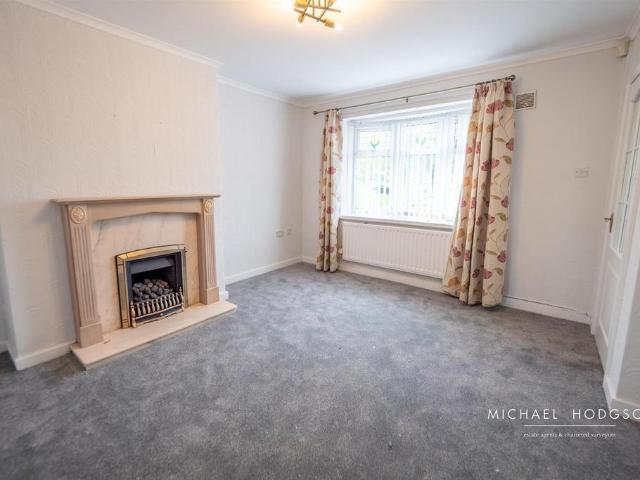 2 bedroom end of terrace house to rent