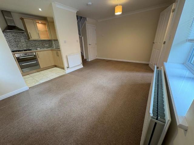 2 bedroom end of terrace house to rent