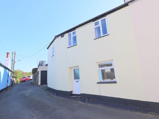 2 bedroom end of terrace house to rent