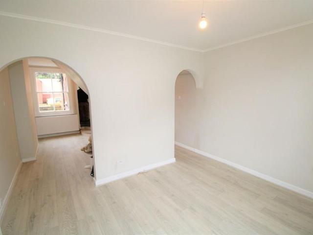 2 bedroom end of terrace house to rent