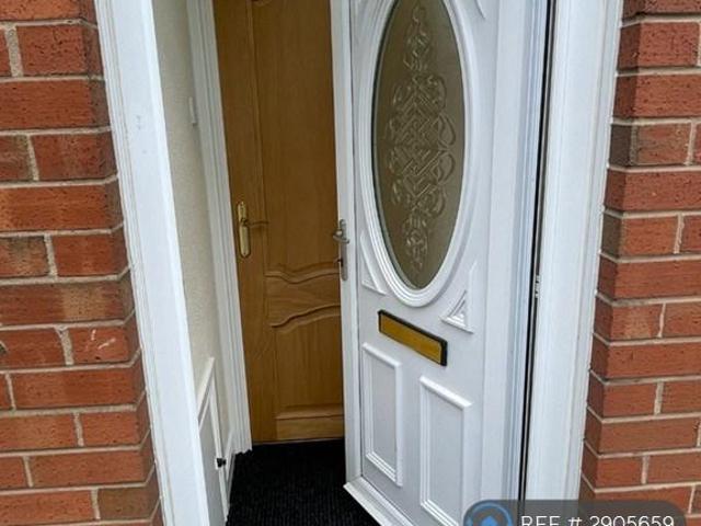 2 bedroom end of terrace house to rent