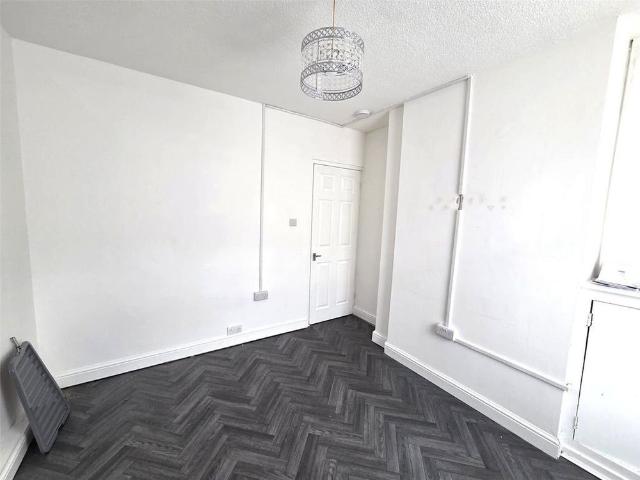 2 bedroom end of terrace house to rent