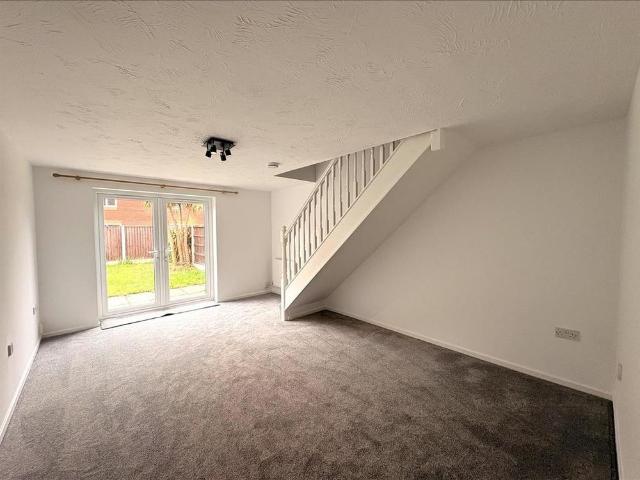 2 bedroom end of terrace house to rent