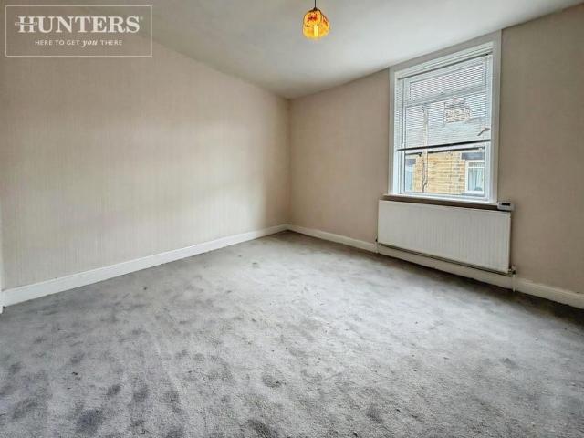 2 bedroom end of terrace house to rent