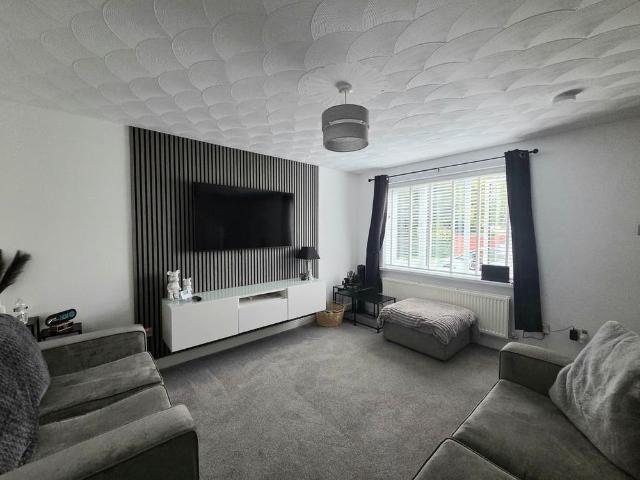 2 bedroom end of terrace house to rent