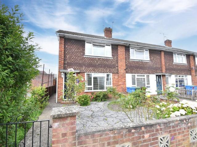 2 bedroom end of terrace house to rent