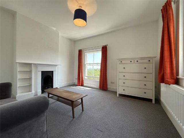 2 bedroom end of terrace house to rent