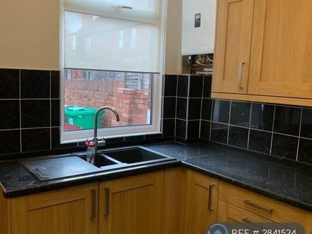 2 bedroom end of terrace house to rent