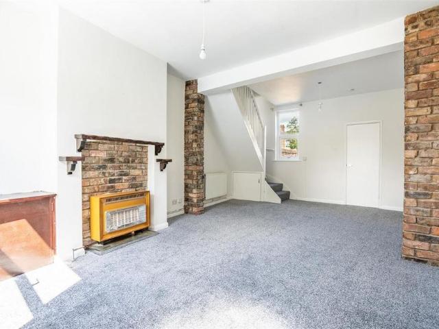 2 bedroom end of terrace house to rent