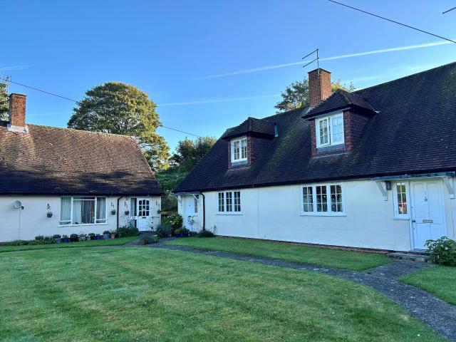 2 bedroom end of terrace house to rent