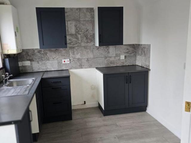 2 bedroom end of terrace house to rent