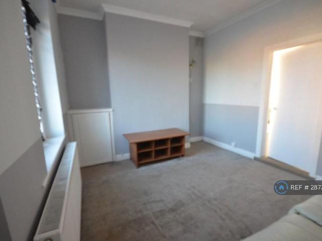 2 bedroom end of terrace house to rent