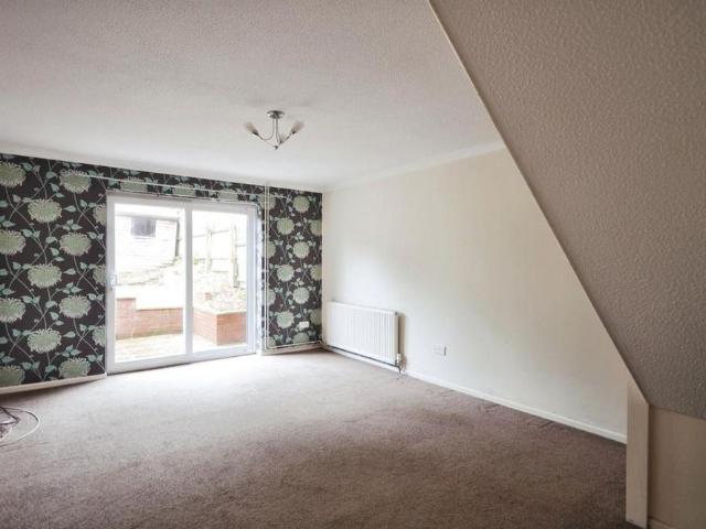 2 bedroom end of terrace house to rent