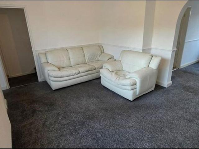 2 bedroom end of terrace house to rent