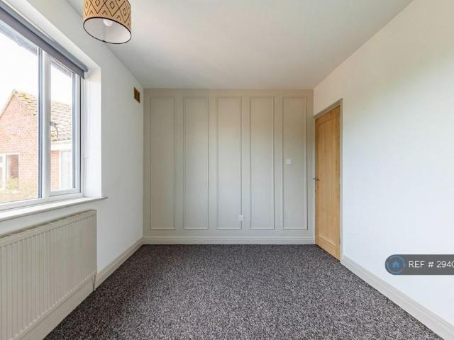 2 bedroom end of terrace house to rent