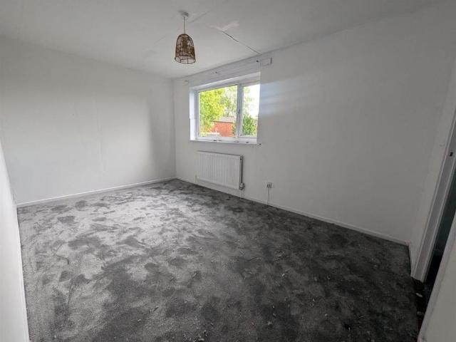 2 bedroom end of terrace house to rent