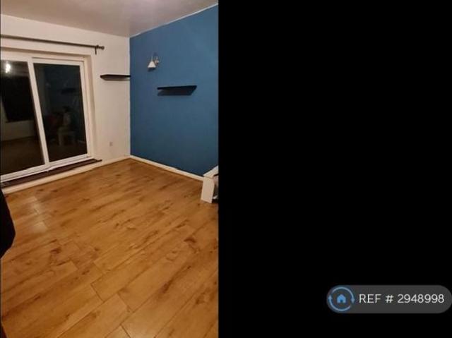 2 bedroom end of terrace house to rent