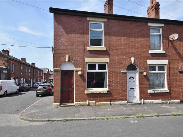2 bedroom end of terrace house to rent