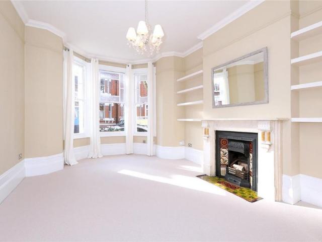 2 bedroom end of terrace house to rent