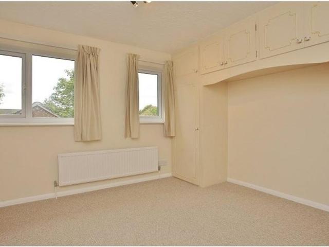 2 bedroom end of terrace house to rent