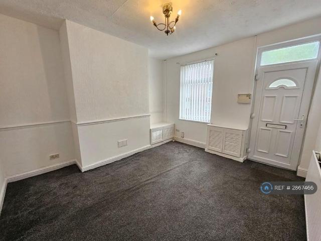 2 bedroom end of terrace house to rent