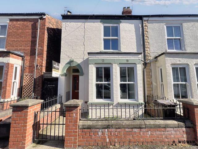 2 bedroom end of terrace house to rent