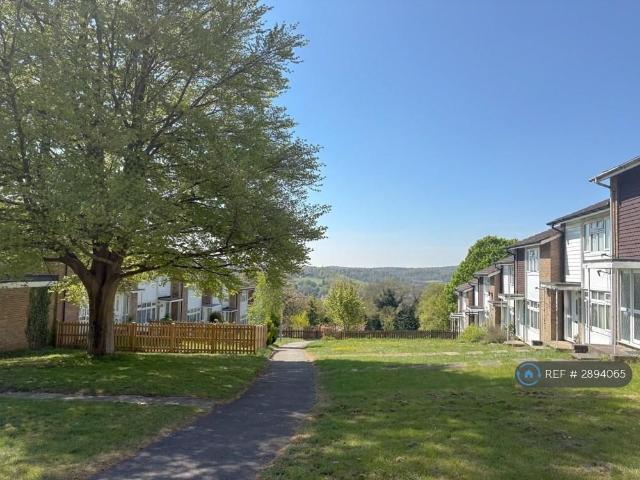 2 bedroom end of terrace house to rent