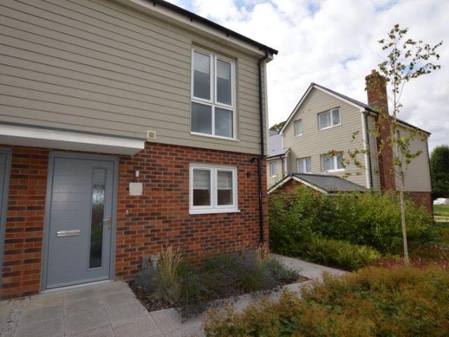 2 bedroom end of terrace house to rent