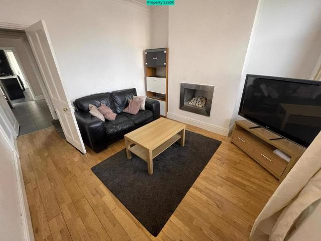 2 bedroom end of terrace house to rent
