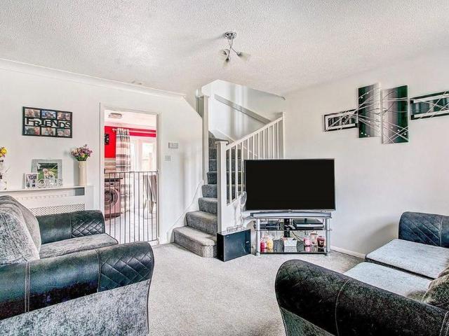 2 bedroom end of terrace house to rent