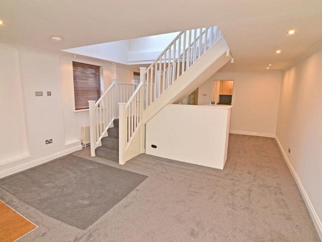 2 bedroom end of terrace house to rent