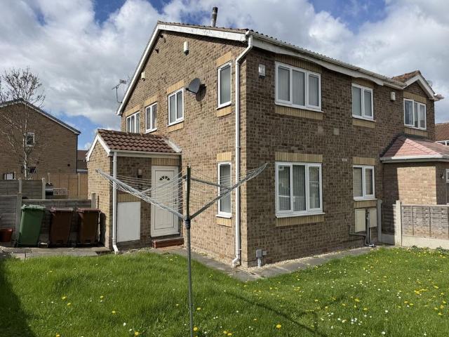 2 bedroom end of terrace house to rent