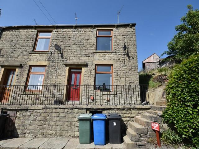 2 bedroom end of terrace house to rent