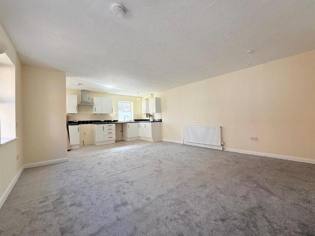 2 bedroom end of terrace house to rent