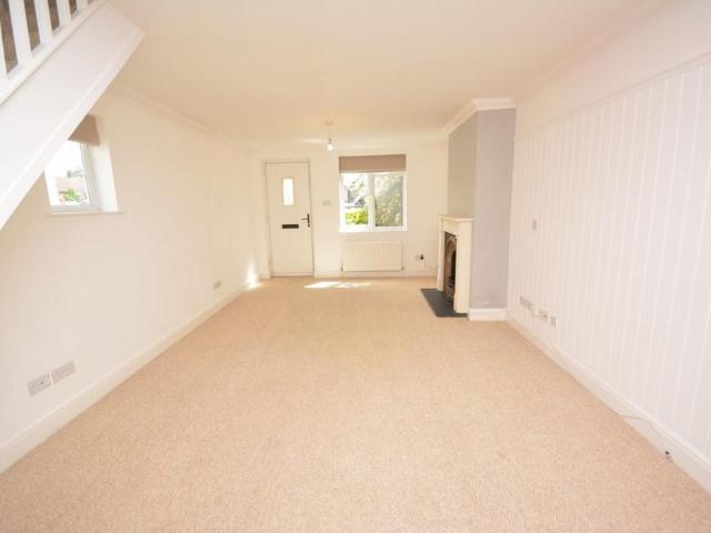 2 bedroom end of terrace house to rent