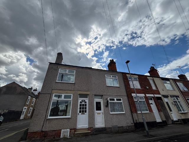 2 bedroom end of terrace house to rent