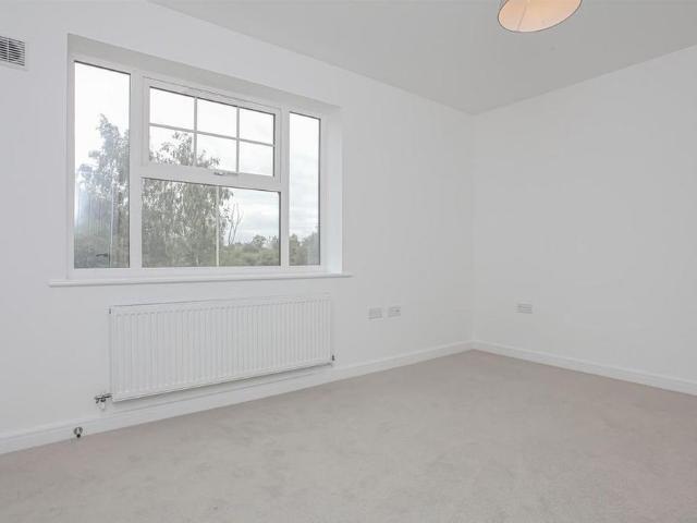 2 bedroom end of terrace house to rent