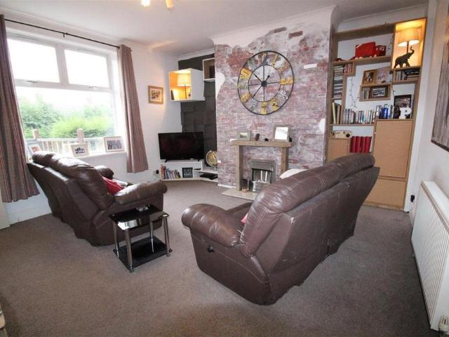2 bedroom end of terrace house to rent