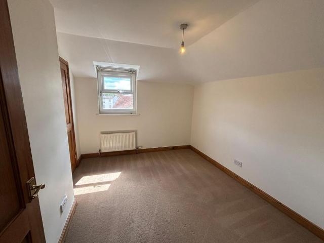 2 bedroom end of terrace house to rent