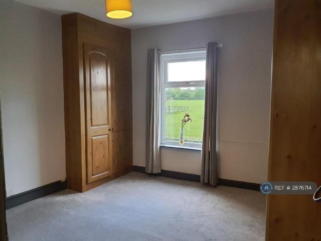 2 bedroom end of terrace house to rent