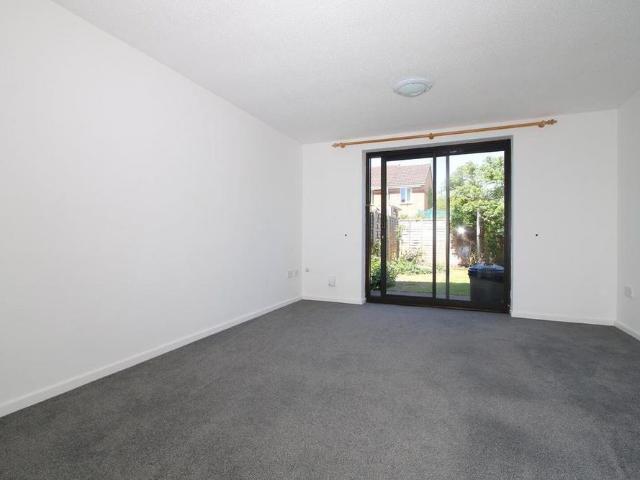 2 bedroom end of terrace house to rent