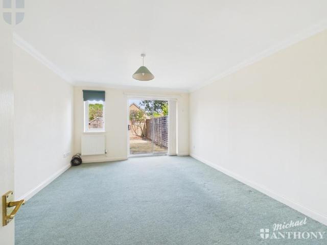 2 bedroom end of terrace house to rent