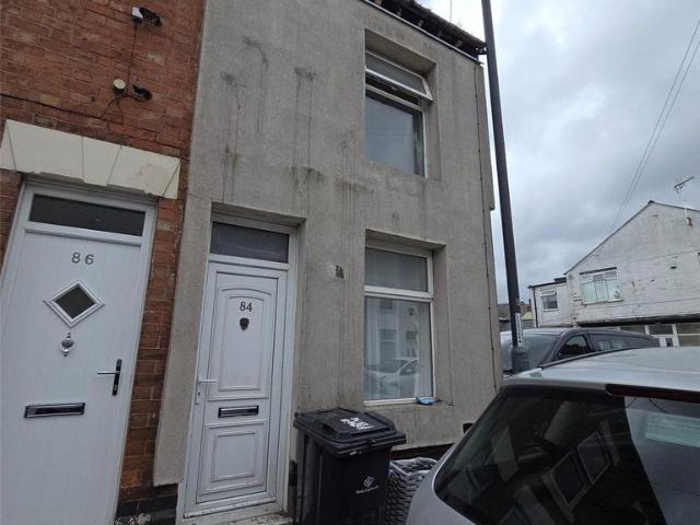 2 bedroom end of terrace house to rent