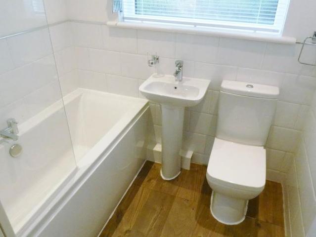 2 bedroom end of terrace house to rent