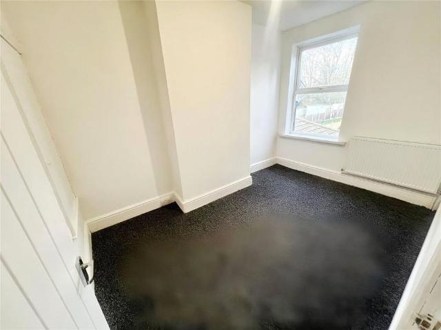 2 bedroom end of terrace house to rent