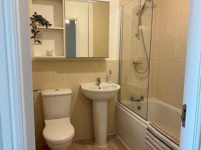 2 bedroom end of terrace house to rent