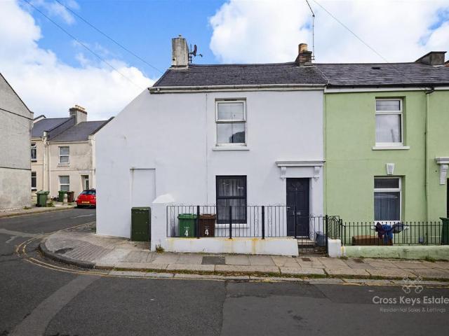 2 bedroom end of terrace house to rent