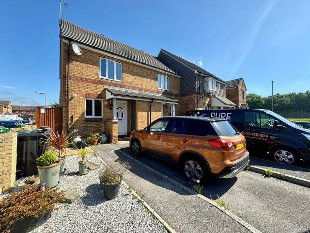 2 bedroom end of terrace house to rent