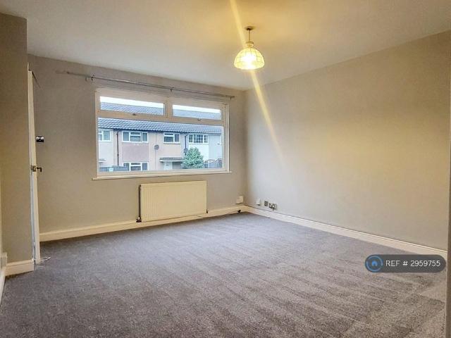 2 bedroom end of terrace house to rent